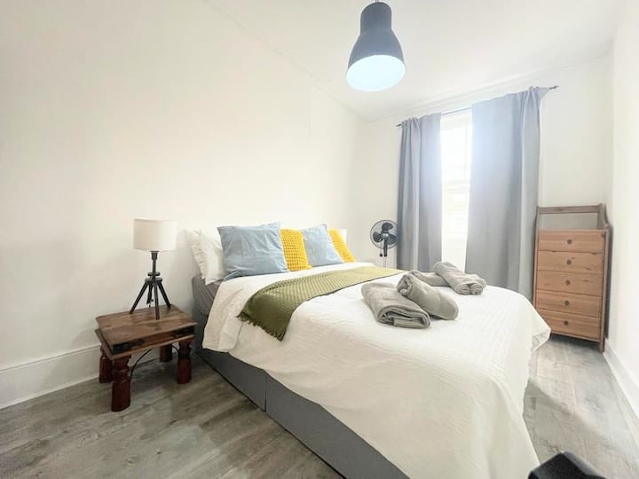 Bright, Characterful 2nd Floor 1 Bed Apartment - Notting Hill