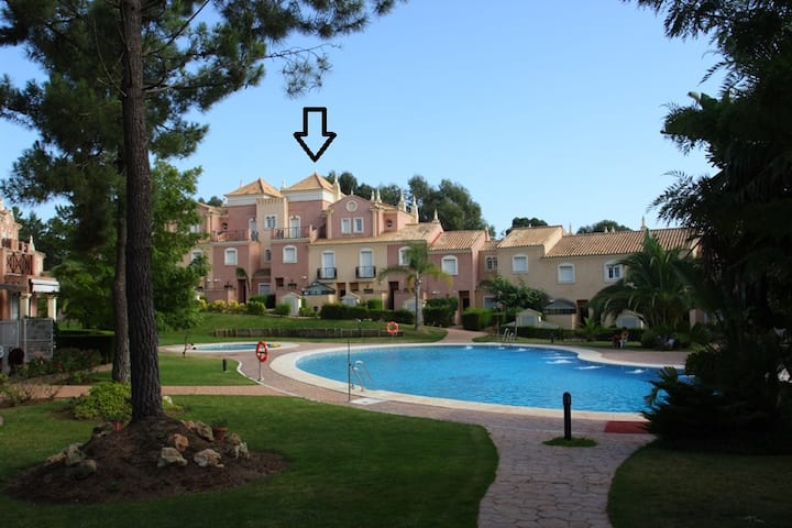 House With A Pool, By The Golf Course - Islantilla