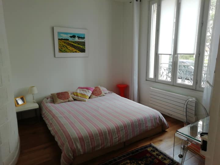 Belle Chambre, Montrouge, 1 Station De Paris. - Arcueil