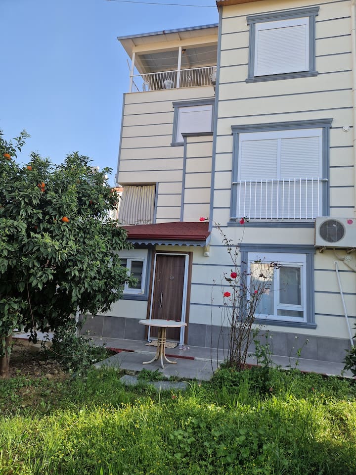 Side'de Yazlık Villa - Çolaklı
