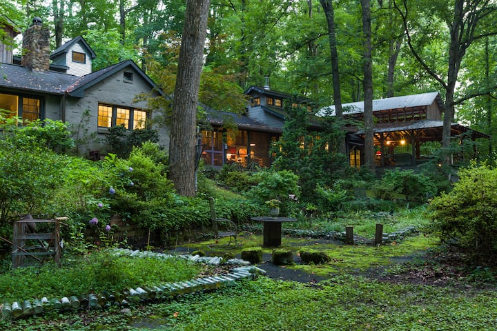 Casa Indignante En El Bosque - Winston-Salem, NC