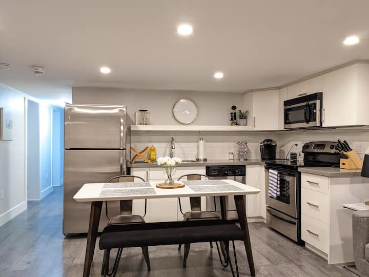 Uptown Waterloo 1 Bed Suite With Gym & Office - Waterloo
