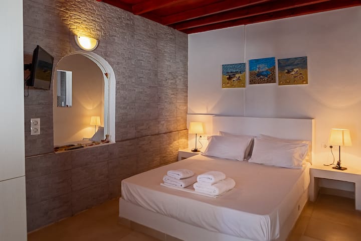 Lava Guesthouse I - Karterados Village - Santorini