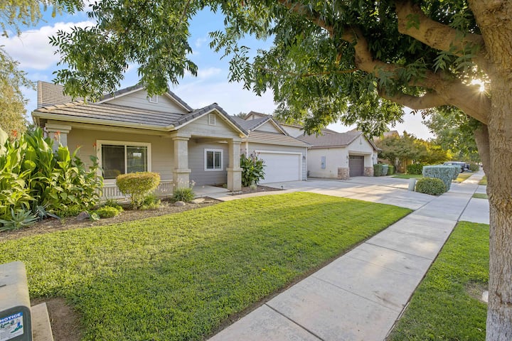 Spacioushome Perfectfor Large Groups Near Sequoia - Visalia, CA