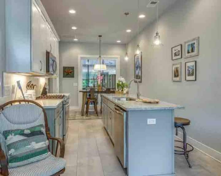 Your Own 2-story Condo!  Superhost On Other Homes! - Nashville, TN