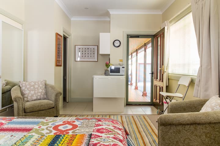 Yellowtail Stay - Stanwell Tops - The Top Room. - Helensburgh