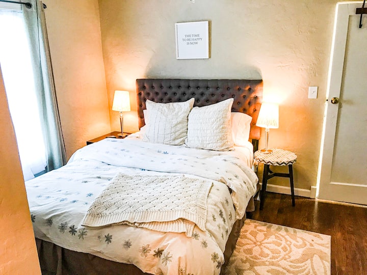 2 Minutes From Seatac Airport (But Quiet!) - Burien, WA