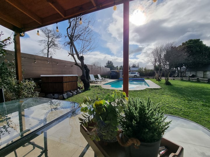 Cabaña Con Terraza, Piscina, Hot Tub Y Parrilla. - Quillón