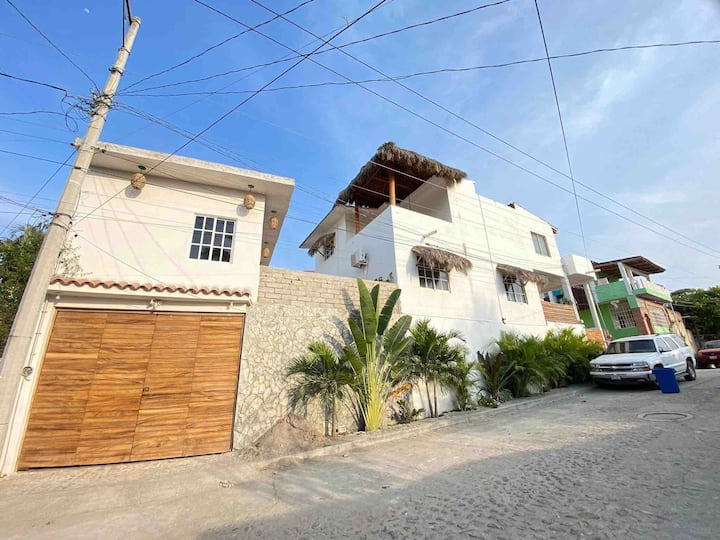 Spacious  4 Bedroom Home 3 Blocks From Beach. - Bucerías