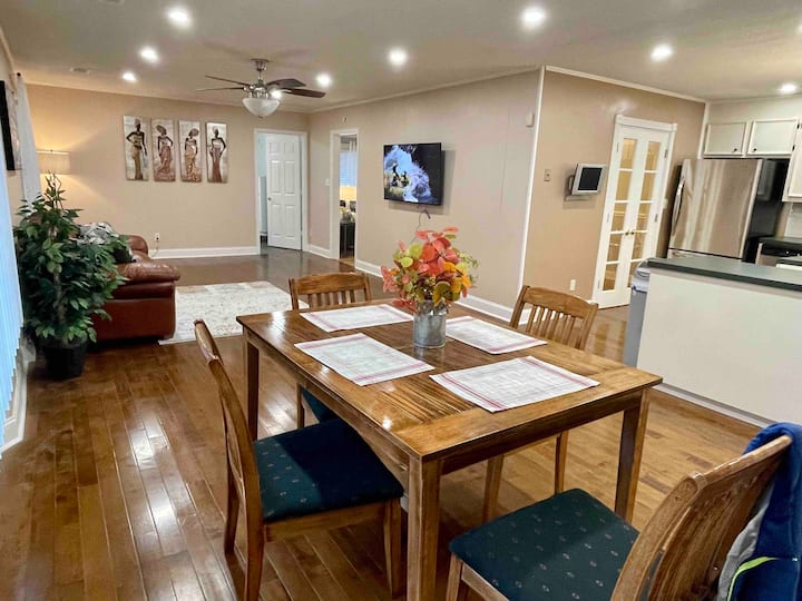 Heart Of Summerville 4bds/2baths - Summerville, SC