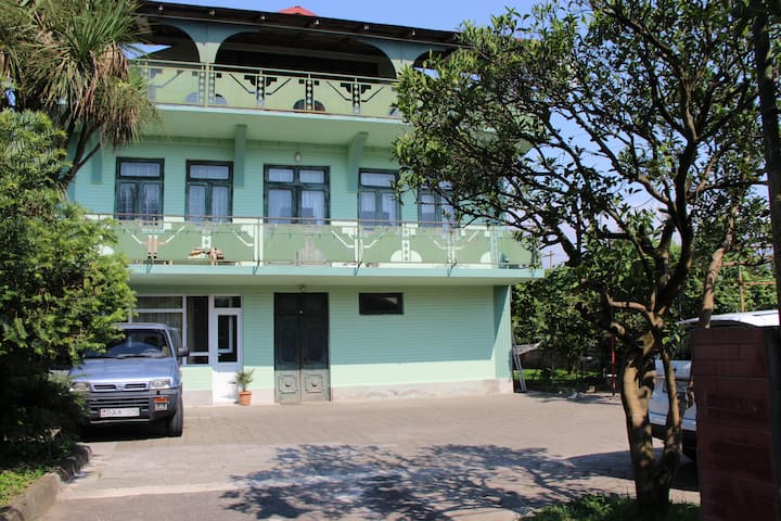 ЗЕЛЕНЫЙ ДОМ - Green House. - Batumi