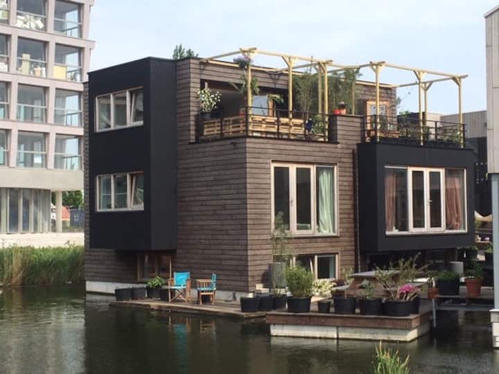 Beautiful & Large Sustainable Amsterdam Houseboat - Amsterdam