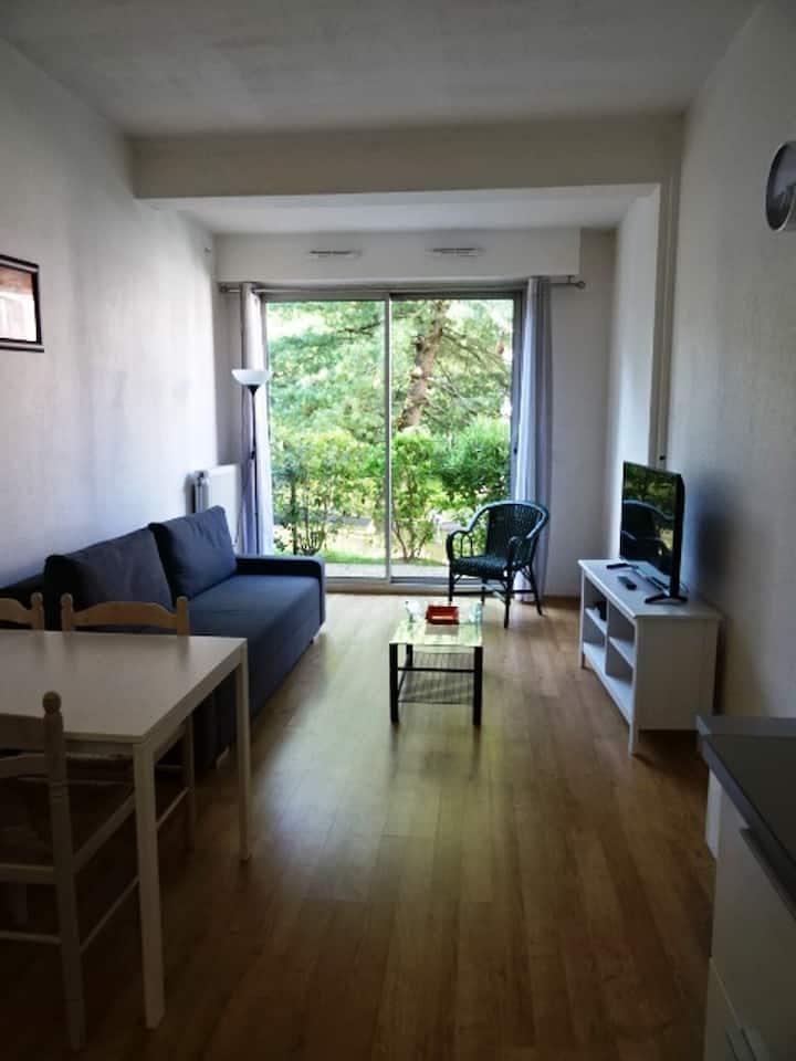 A Anglet, Un T2 En Bord De Mer, Près Du Centre - 巴約訥