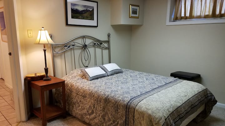 Cozy Basement, 2.6 Miles To Nd Campus Bookstore! - South Bend, IN