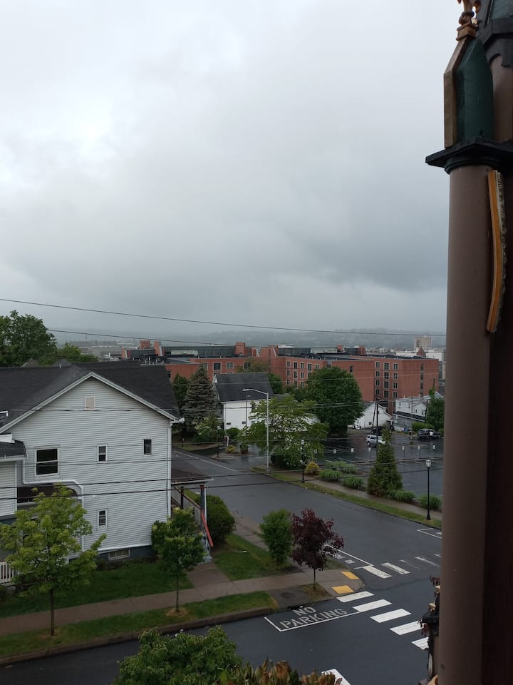Spacious 2 Beds | Private Bath In Exquisite Taste - Scranton, PA