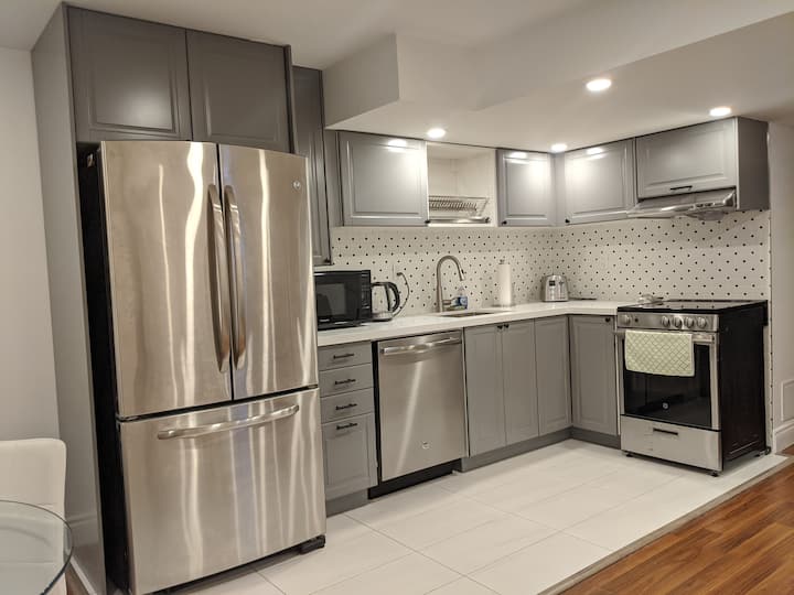 Beautiful Renovated Furnished Basement Yonge&finch - Vaughan