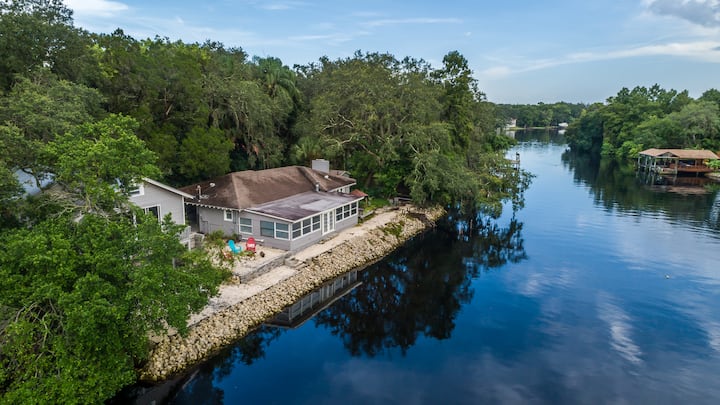 ⤜Spacious Urban Riveredge Loft With Soaking Tub⤛ - タンパ, FL