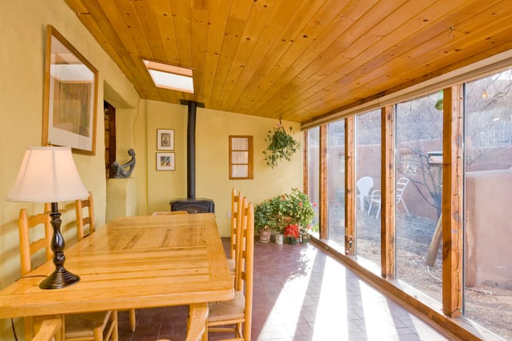 Lovely, Light-filled House/ Plaza And Canyon Road - Santa Fe, NM