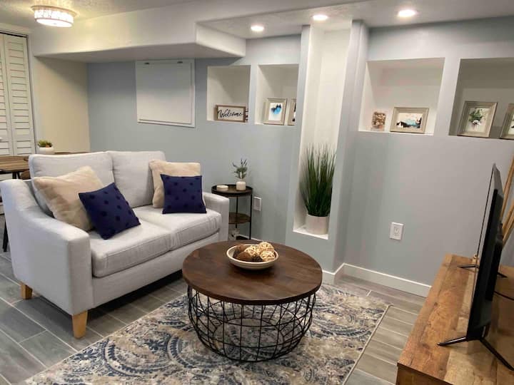 Centrally Located, Cozy One Bedroom Suite - Utah