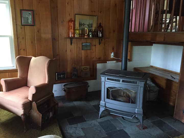 Beautiful, Cozy And Serene 2br Lakefront Home - 노팅험