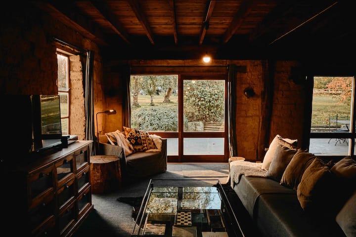 Maple Lodge - Alpacas, Goats, Pigs & Pizza Oven - Robertson, Australia