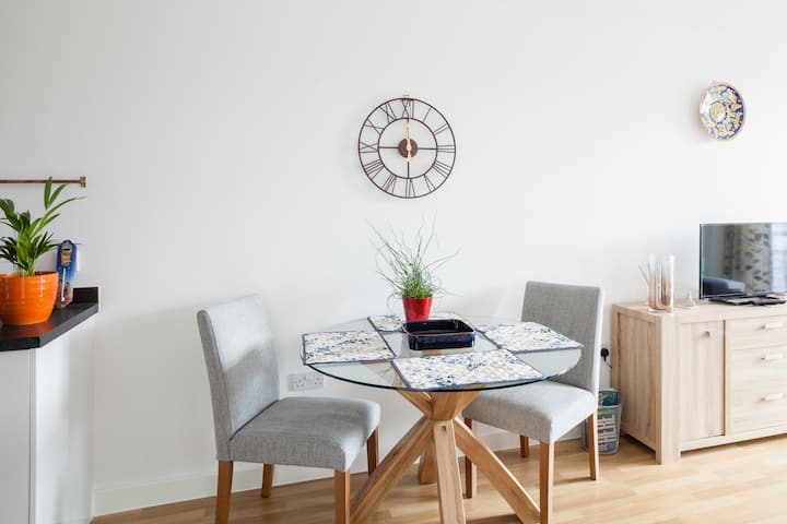 Clean, New&quiet 1 Bed Flat On The Central Line - London