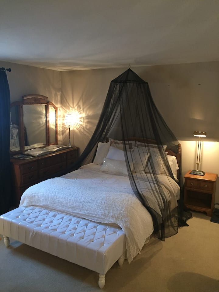 Garden View Suite With Fireplace And Private Bath - Niagara-on-the-Lake
