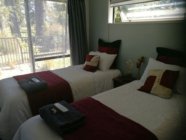 Pineparkviews Private Queen With King Or 2 Singles - Lincoln