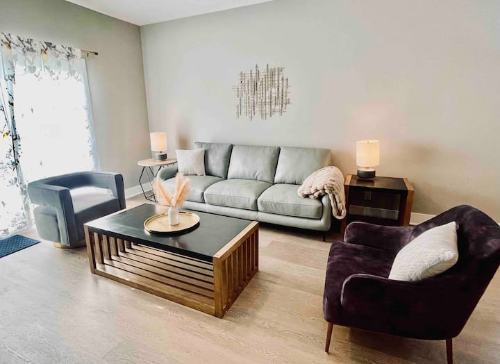 The Briarwood- Spacious & Modern W/ 2 Car Garage - Gretna, NE