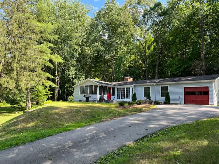 Creekside Cottage - Hendersonville, NC