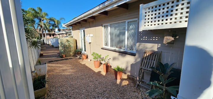 Two Palms@la Lucia -
A Private Haven In The 'Hood - KwaMashu