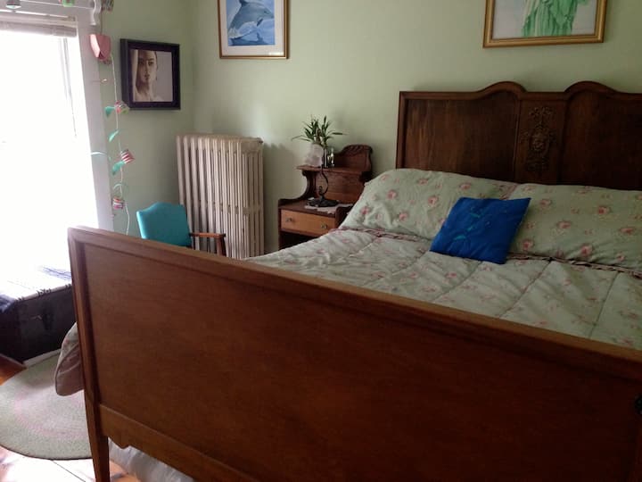 Gwen's Home Green Room With Private Bath - Ithaca, NY