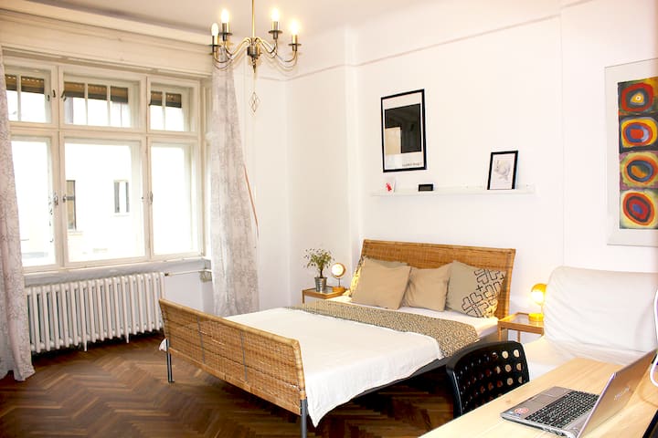 Spacious, 3-bedroom Apartment At Opera House - Hungary