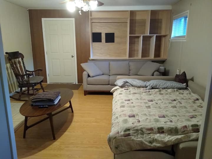 *** Cozy Den With Great Patio Space! *** - Richardson, TX