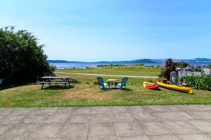 (2) Splendid Lakeside Retreat - Rotorua