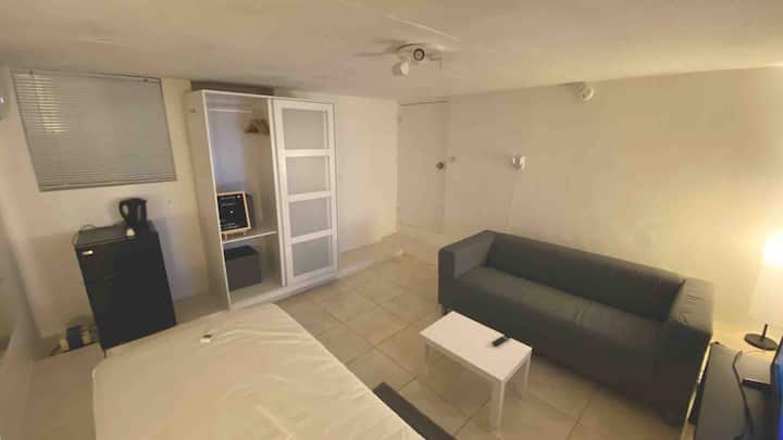 Luxury Modern Studio With Netflix & Ac - Curaçao