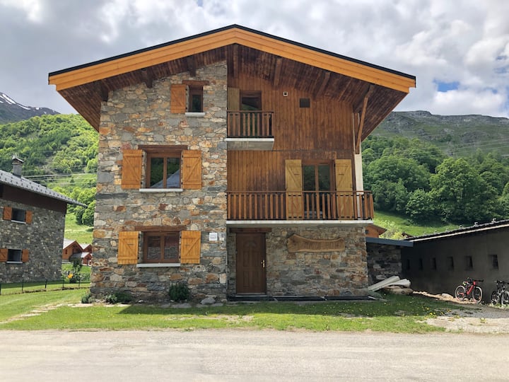 Chalet De Location: Tonton Bettex (12 Personnes) - Les Menuires