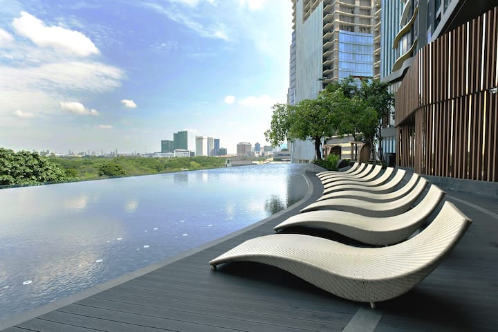 High Flr. 1bd/skypool/skywalk To Bts-mrt-jj Market - Bangkok