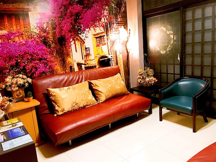 4人，旋律四人房~渡假出遊台南小吃靠近車站成功大學， 最最漂亮的房間。 - Tainan City