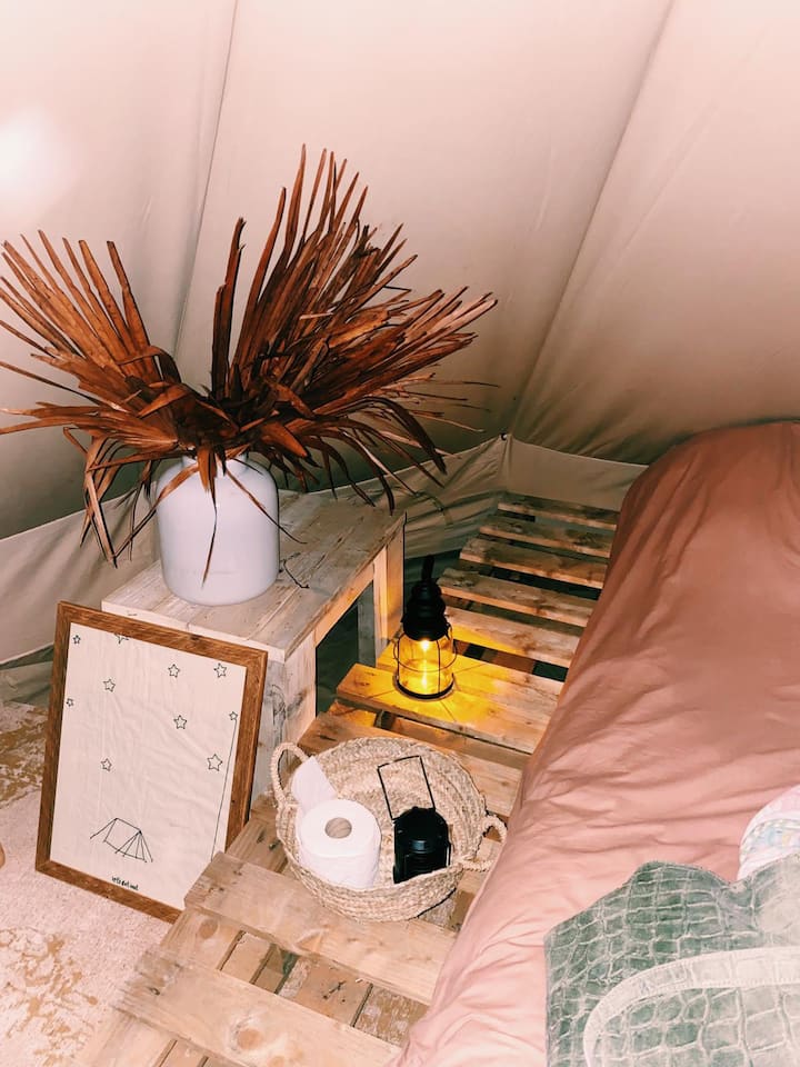 Back To Basic In Paradise Bell Tent - Leiden