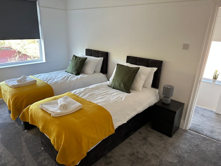 15%off | Contractors | Free Parking | Sleeps 8 - Liverpool