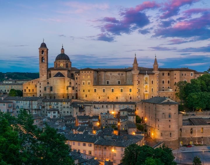 Appartamento L'essenziale In Centro Storico Di Urbino - Urbino