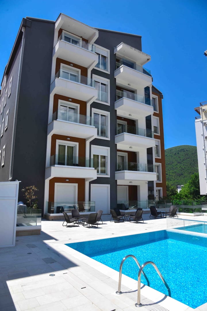 Deluxe Suite Apartment - Budva