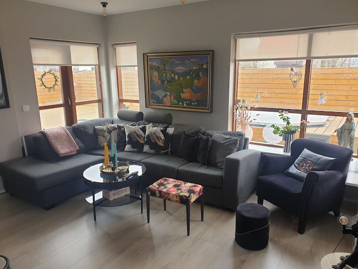 Cheerful 4 Bedrooms Villa With Hot Tub - Reykjavík