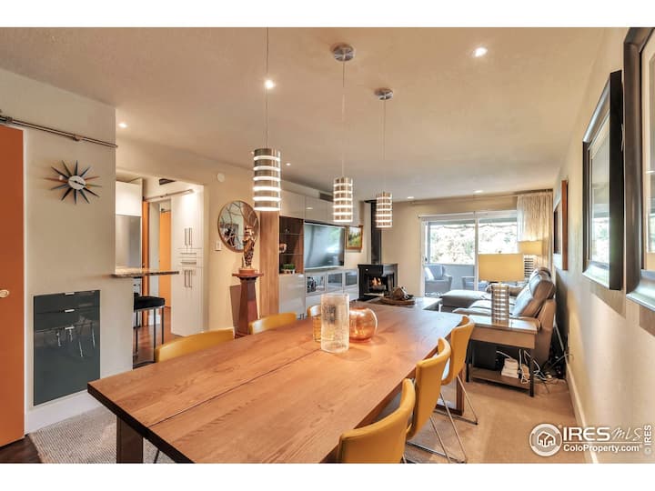 Modern Central Boulder 2-bedroom W/ Flatiron Views - Boulder, CO