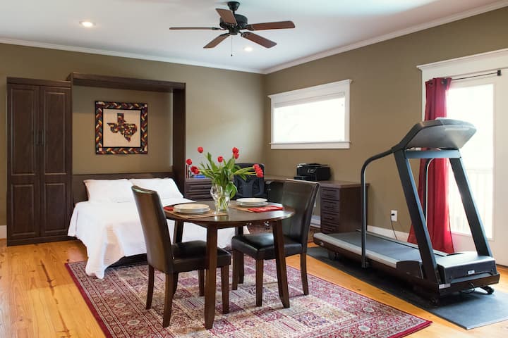 Cute Quiet Studio - Pool Spa - Independence Heights - Houston