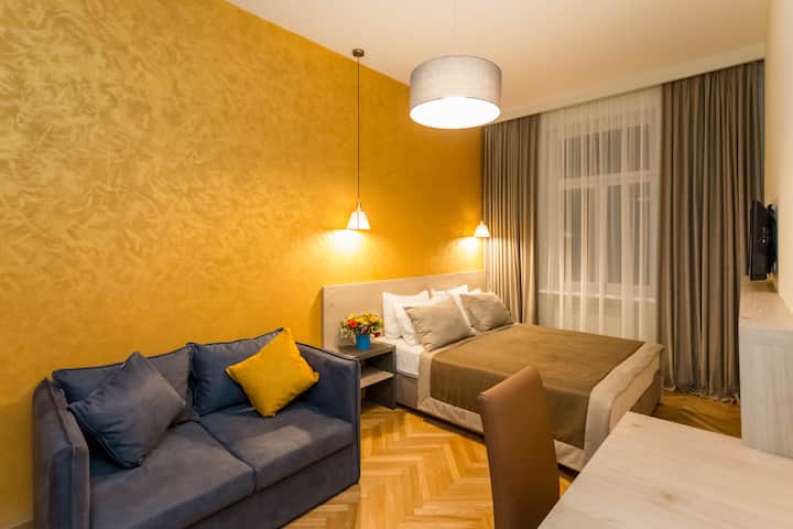 Luxury 3 Br Apt. By Freedom Sq. - Tbilisi