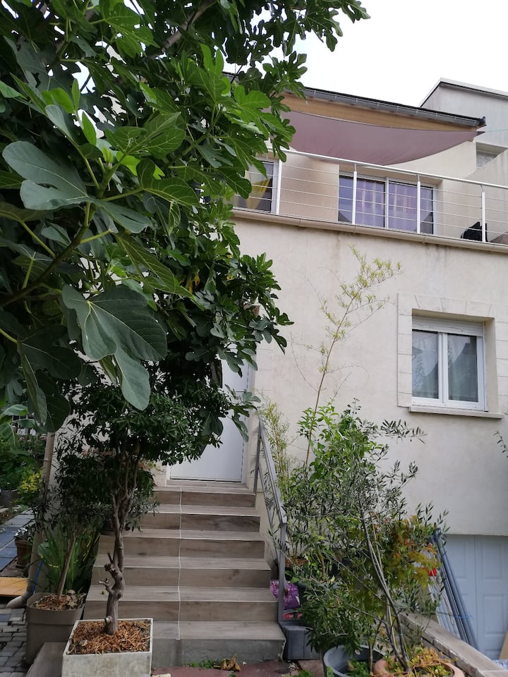 Appartement Zen Avec Sa Terrasse - Le Kremlin-Bicêtre