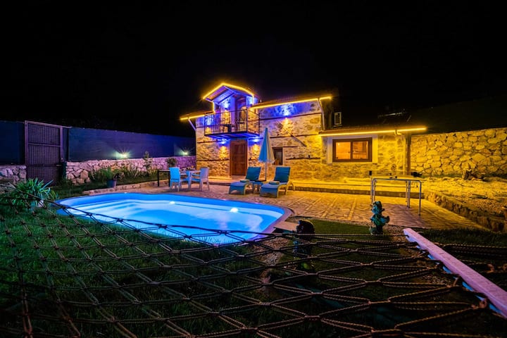 Doğa Manzaralı Müstakil Muhafazakar Villa - Kalkan