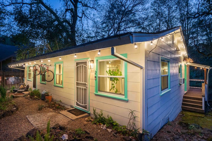 Creekside Retreat Cottage – Wine Country Haven - Glen Ellen